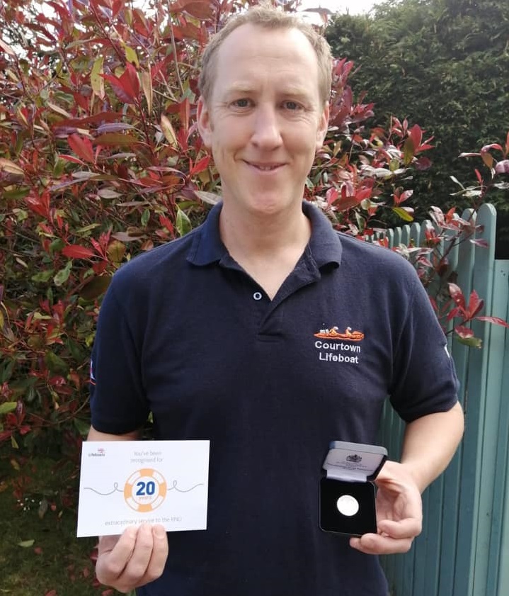 Peter honoured by Courtown RNLI – WexfordLocal.com