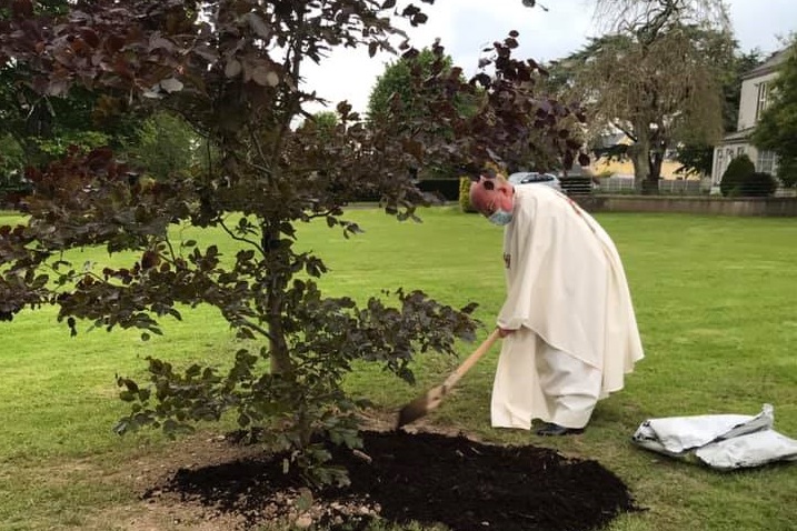 Parish priest is honoured in Ferns – WexfordLocal.com