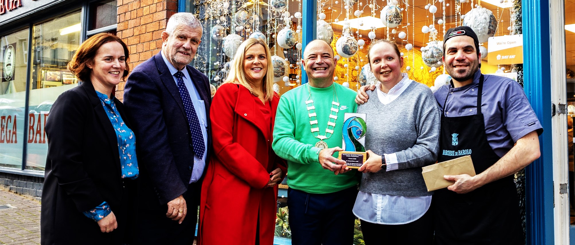 Café wins best Enniscorthy Window Display award – WexfordLocal.com